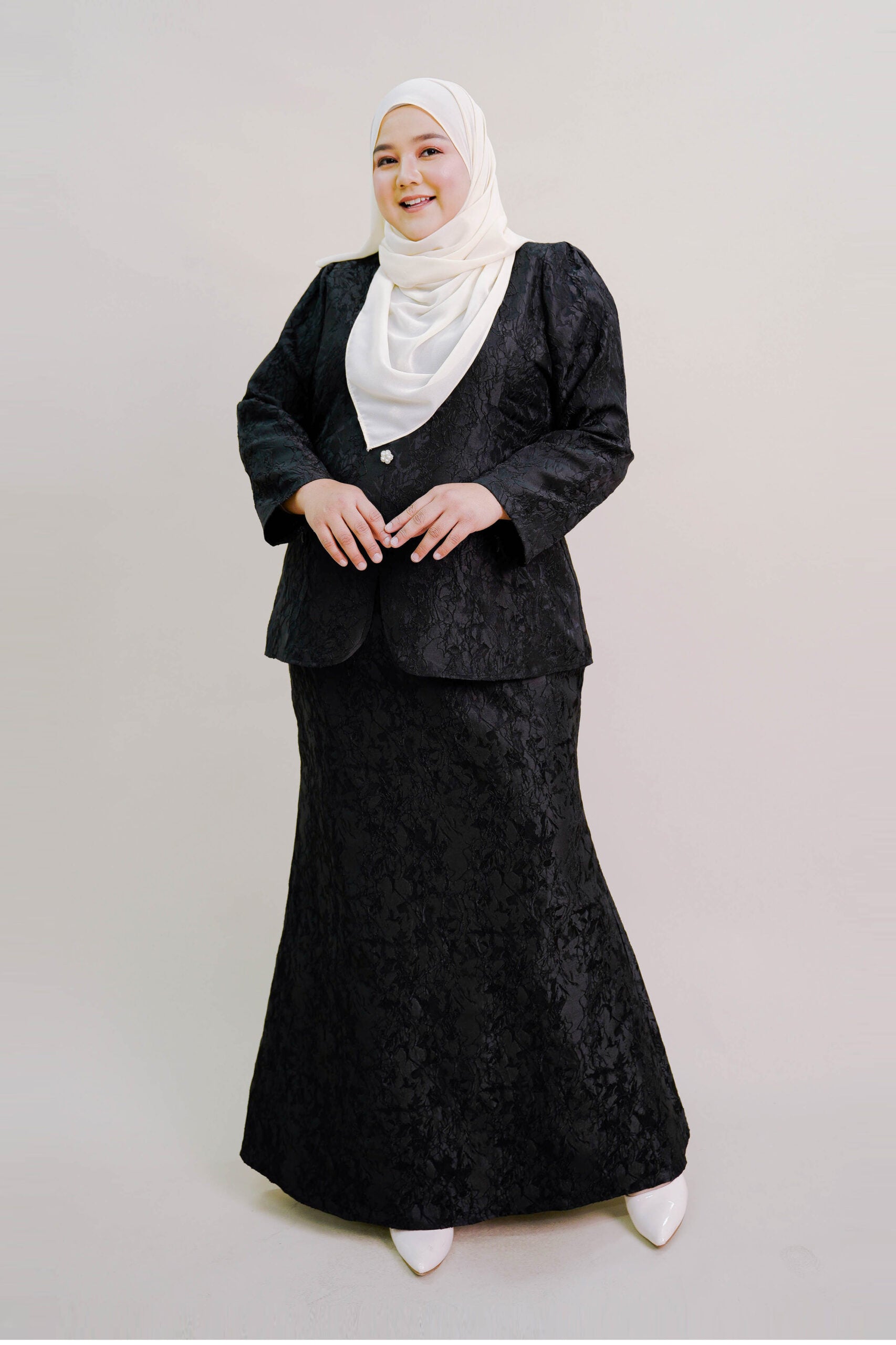 Zenata Plus Size Kurung in Black – JASMINA